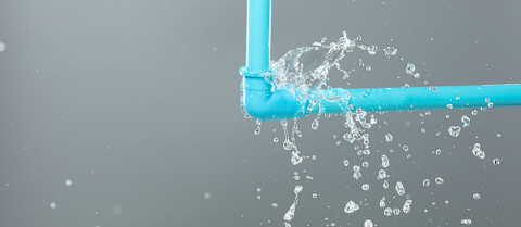 Hoe kun je een waterleiding afdoppen