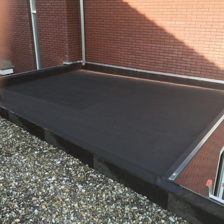 Daktrim epdm plaatsen? Vind de juiste dakdekker | Werkspot