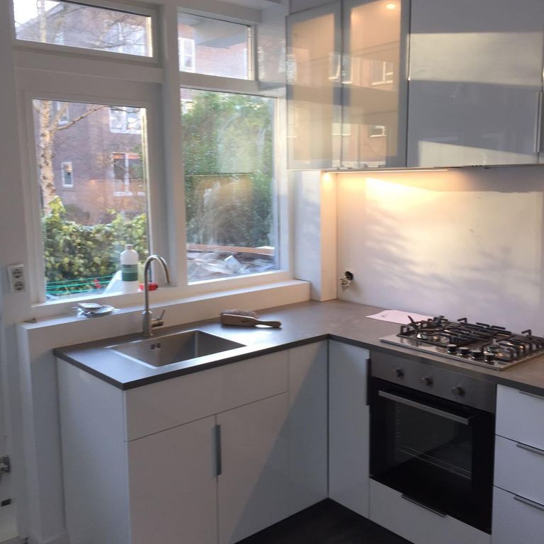 Achterwand keuken verwijderen? Vind de juiste keukenmonteur | Werkspot