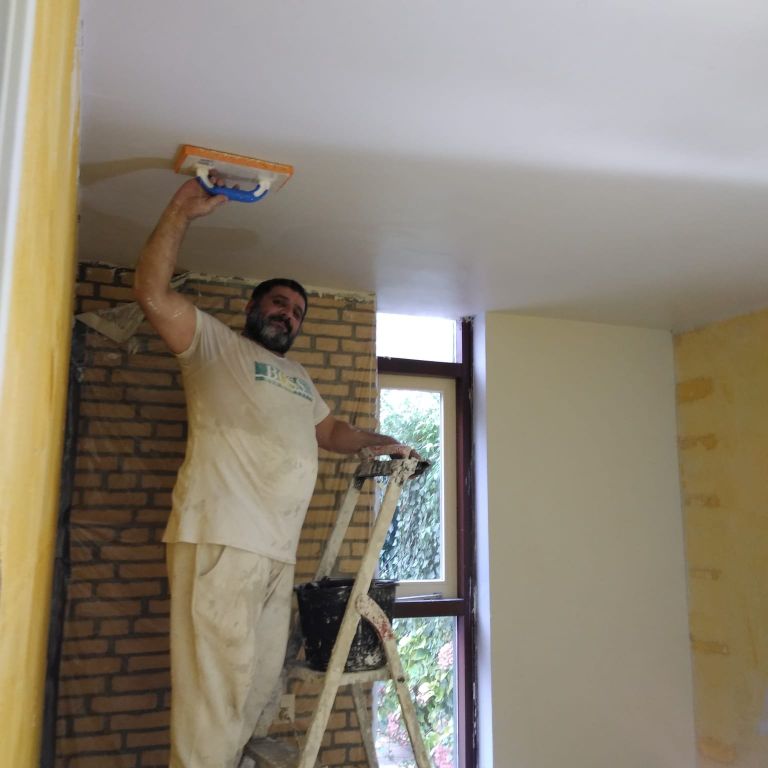 Granol muur glad maken? Schakel een stukadoor in vanaf €9,- per M2