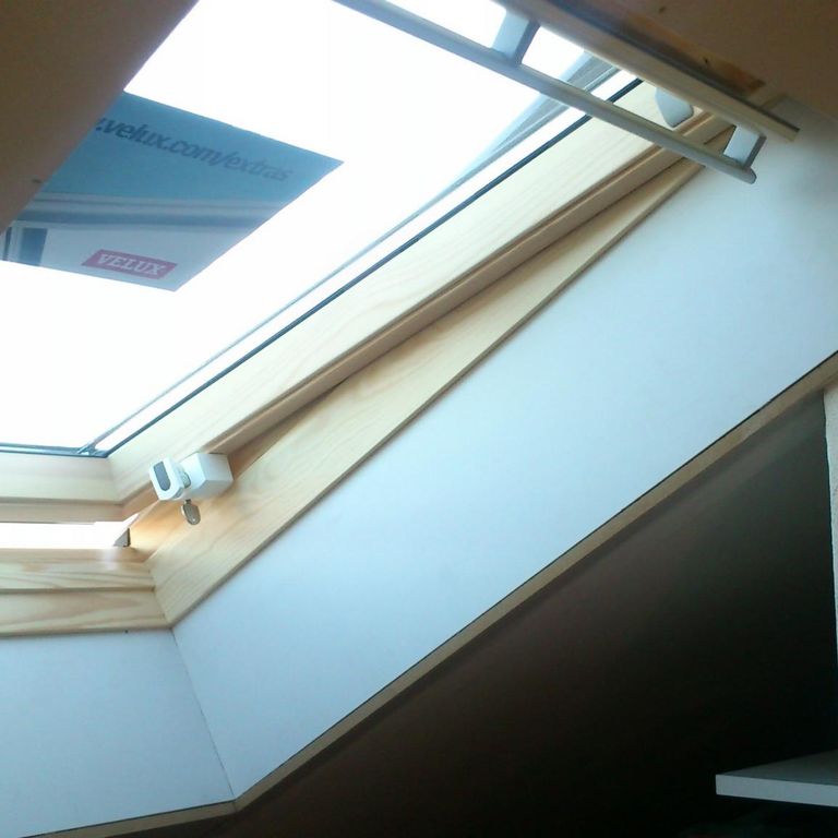 Velux dakraam plaatsen? Vind de juiste kozijnspecialist | Werkspot