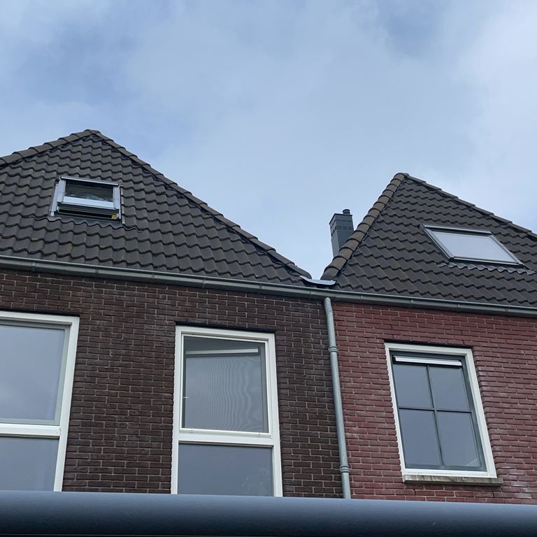 Groot dakraam plaatsen? Vind de juiste kozijnspecialist | Werkspot