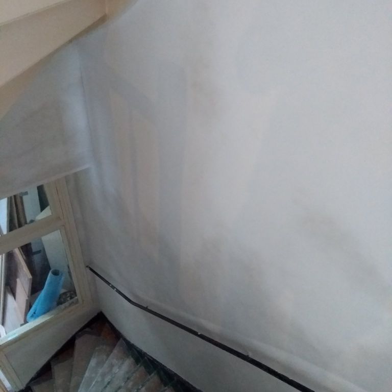 Grof stucwerk glad maken? Prijzen: Vanaf €9,- Per M2