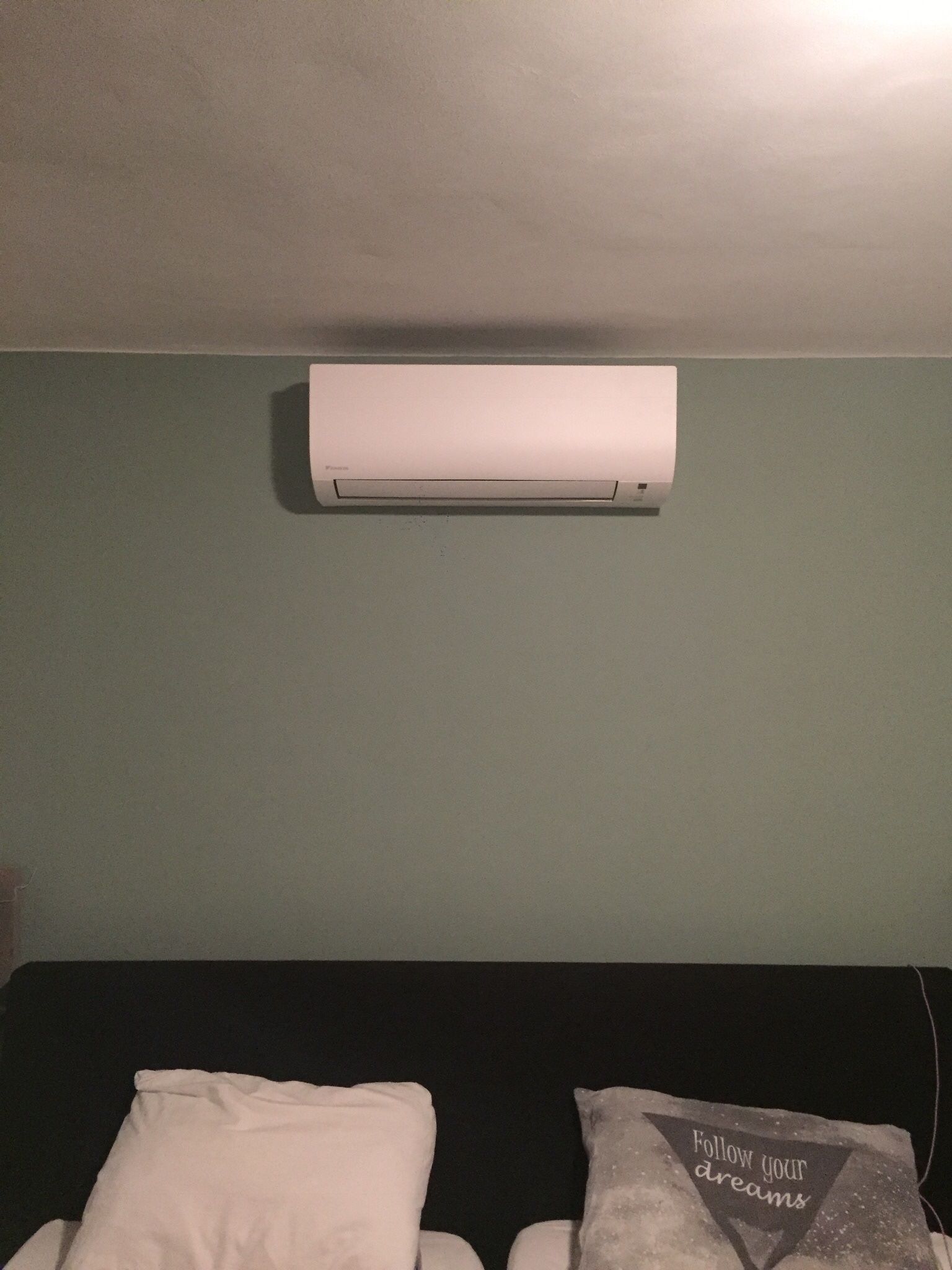 plaatsen airco zolder/slaapkamer - Werkspot plaatsen airco zolder/slaapkamer - Werkspot