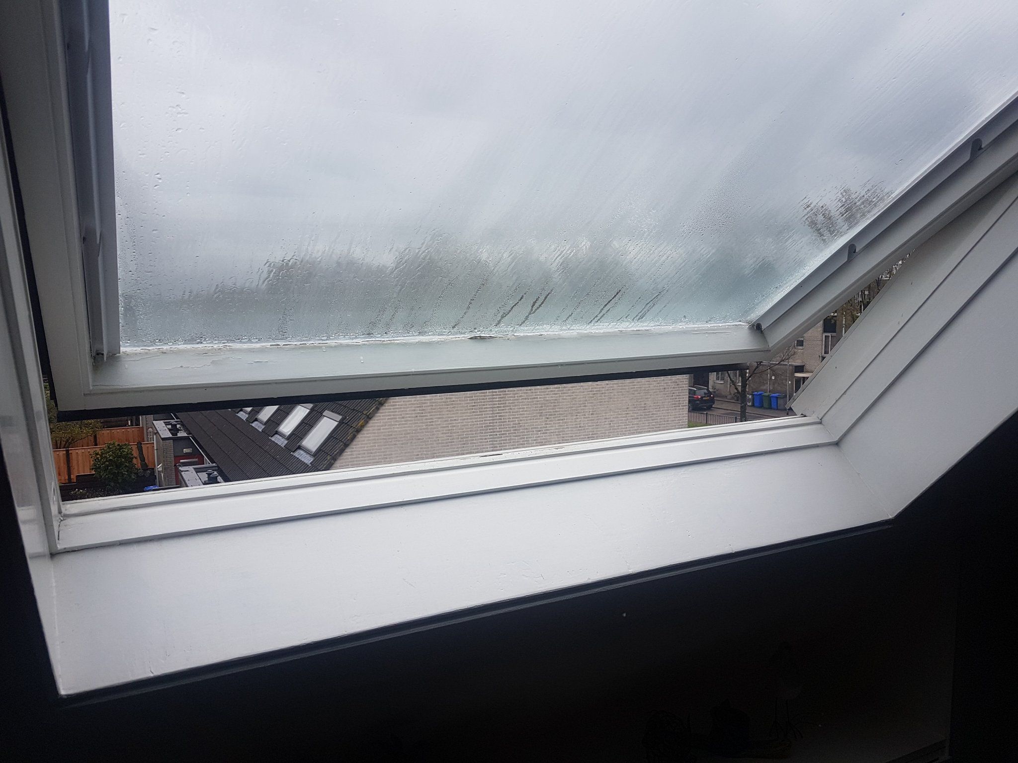 Velux raam glas vervangen + repareren - Werkspot