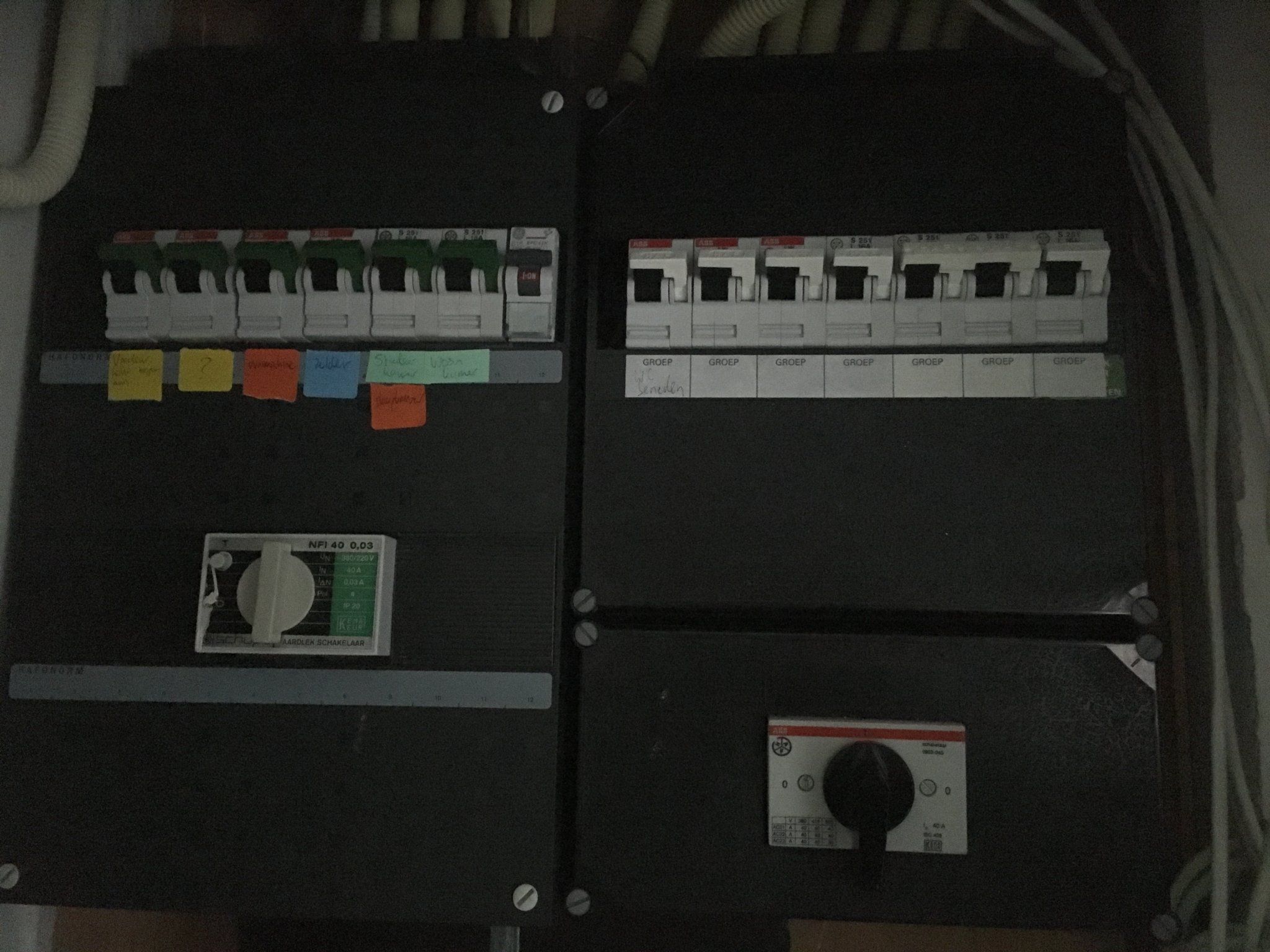 4 polige hoofdschakelaar aanleggen tbv 3 fasen aansluiting - Werkspot