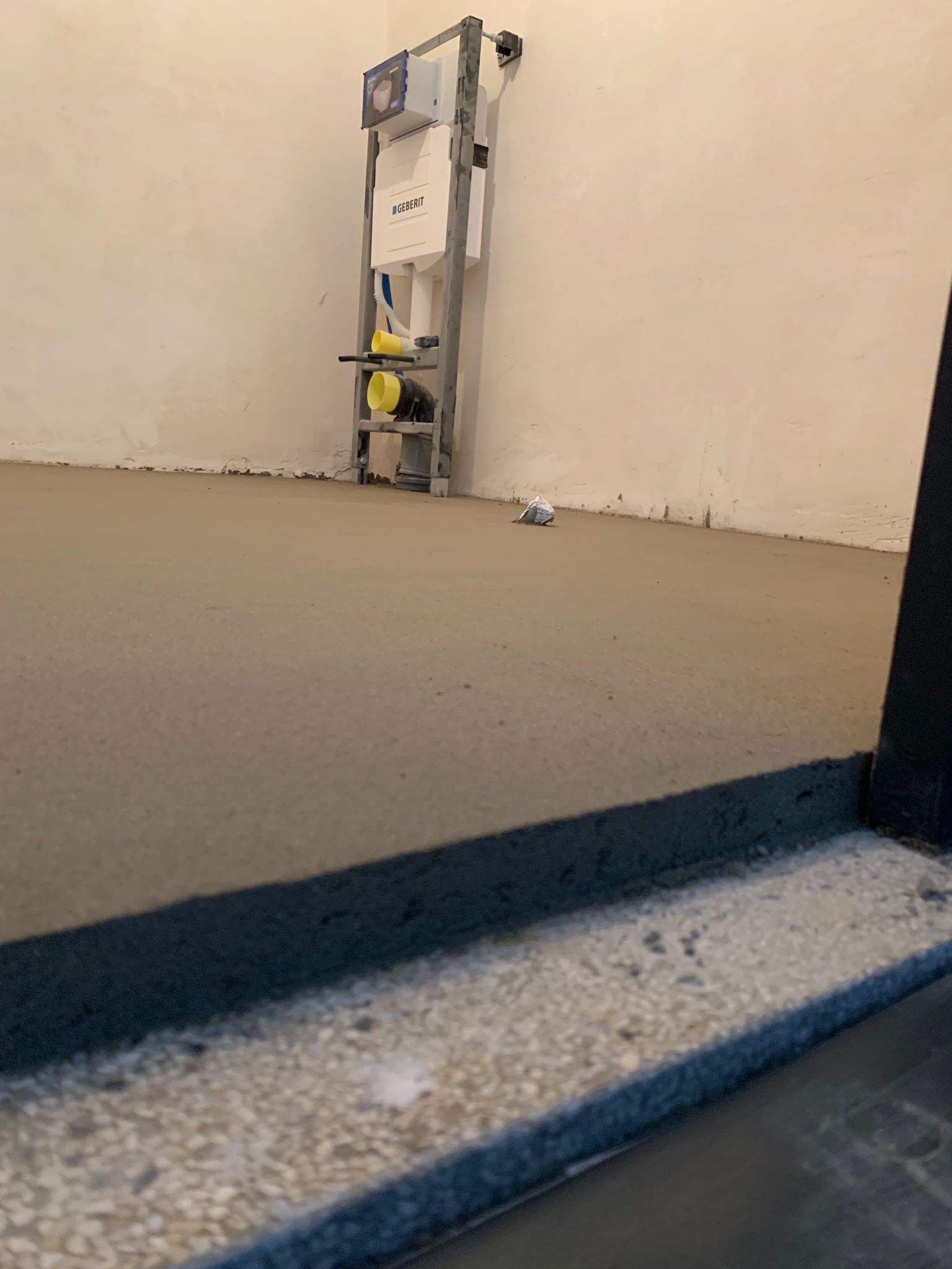 Betonvloer of cementdekvloer aanbrengen: 6 m2; badkamer - Werkspot Betonvloer of cementdekvloer aanbrengen: 6 m2; badkamer - Werkspot