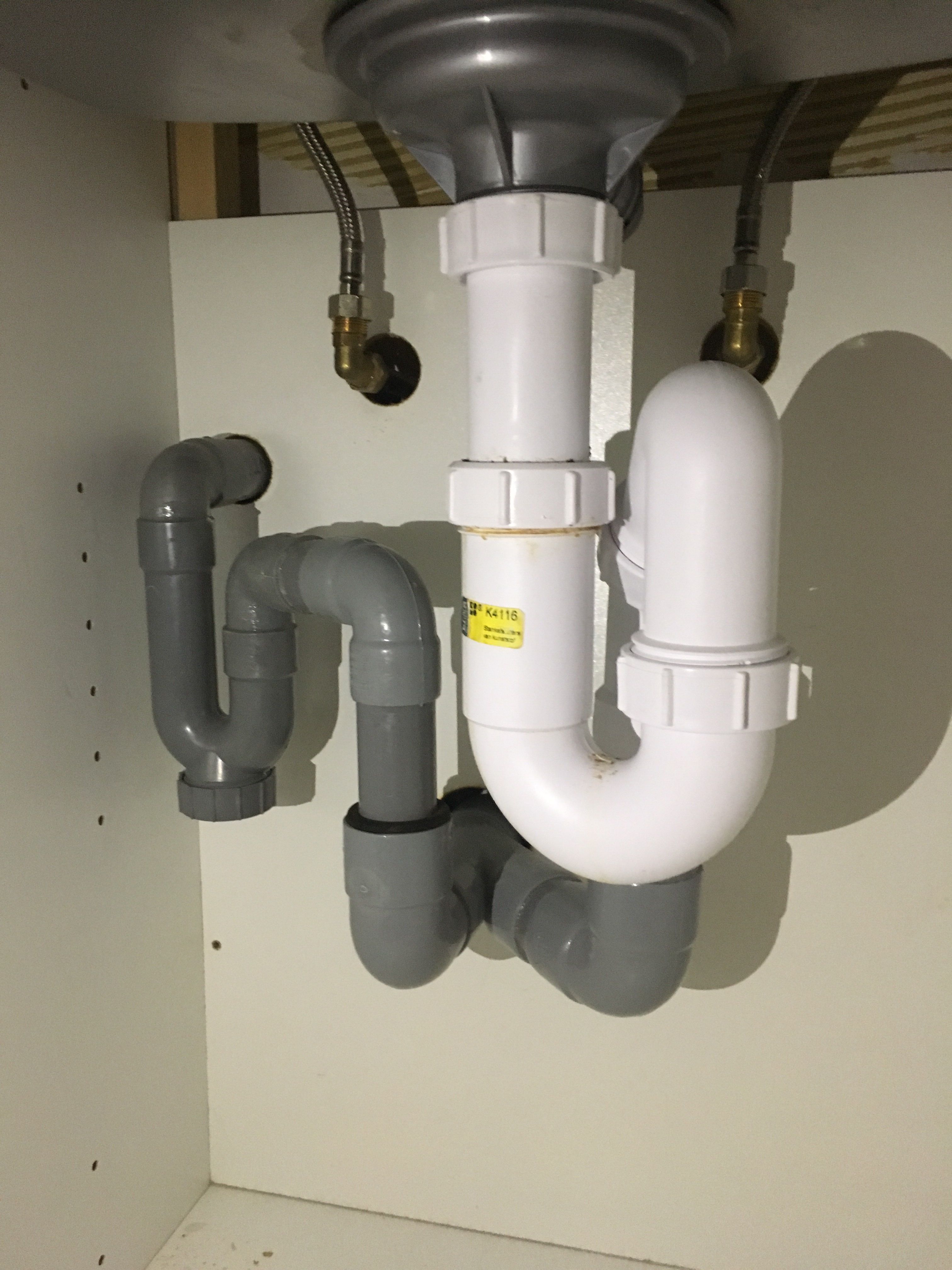 Kraan en afvoer installeren en vaatwasser aansluiten - Werkspot