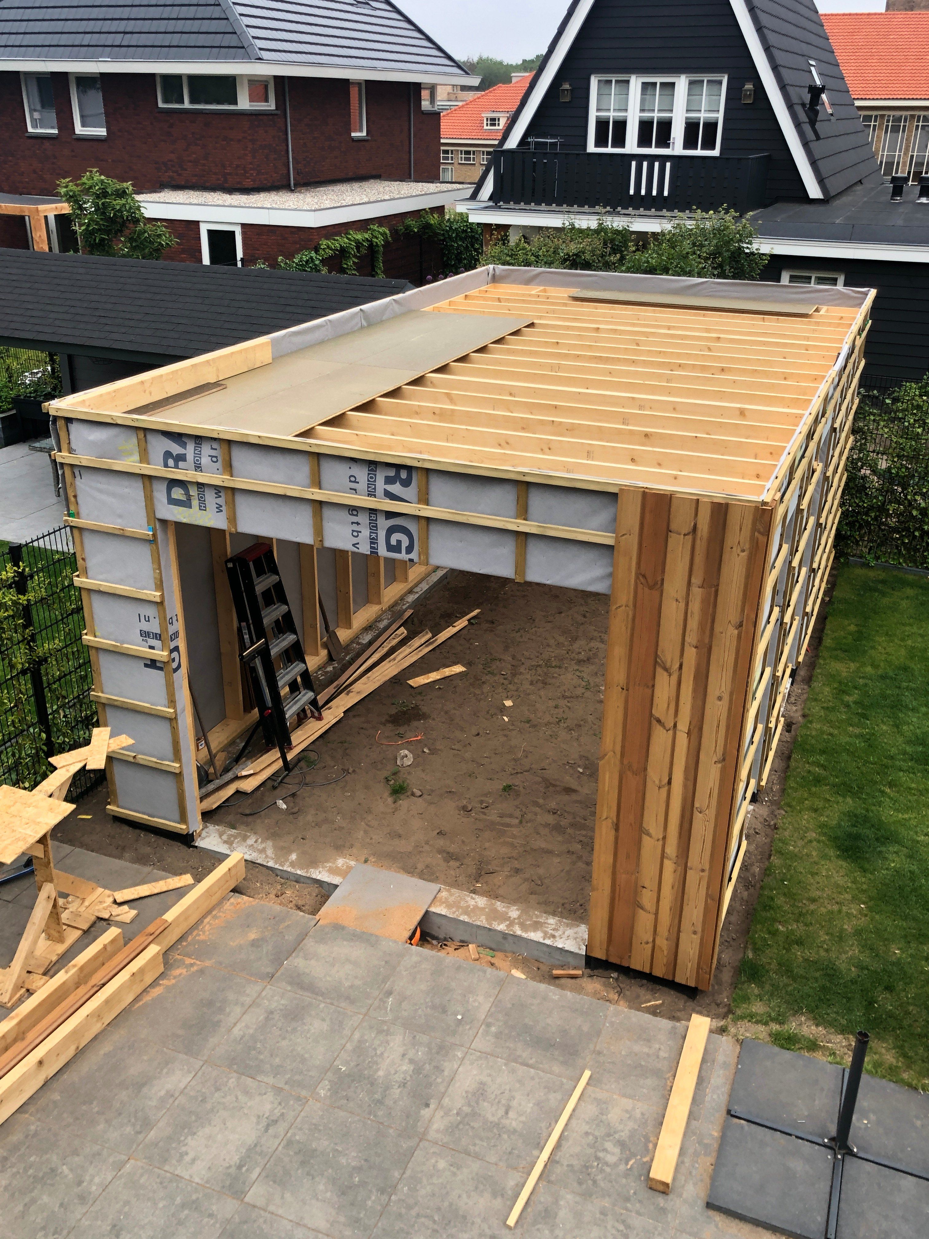 Daken: 28 m2; Dak installeren op een nieuwe constructie; Plat dak ...