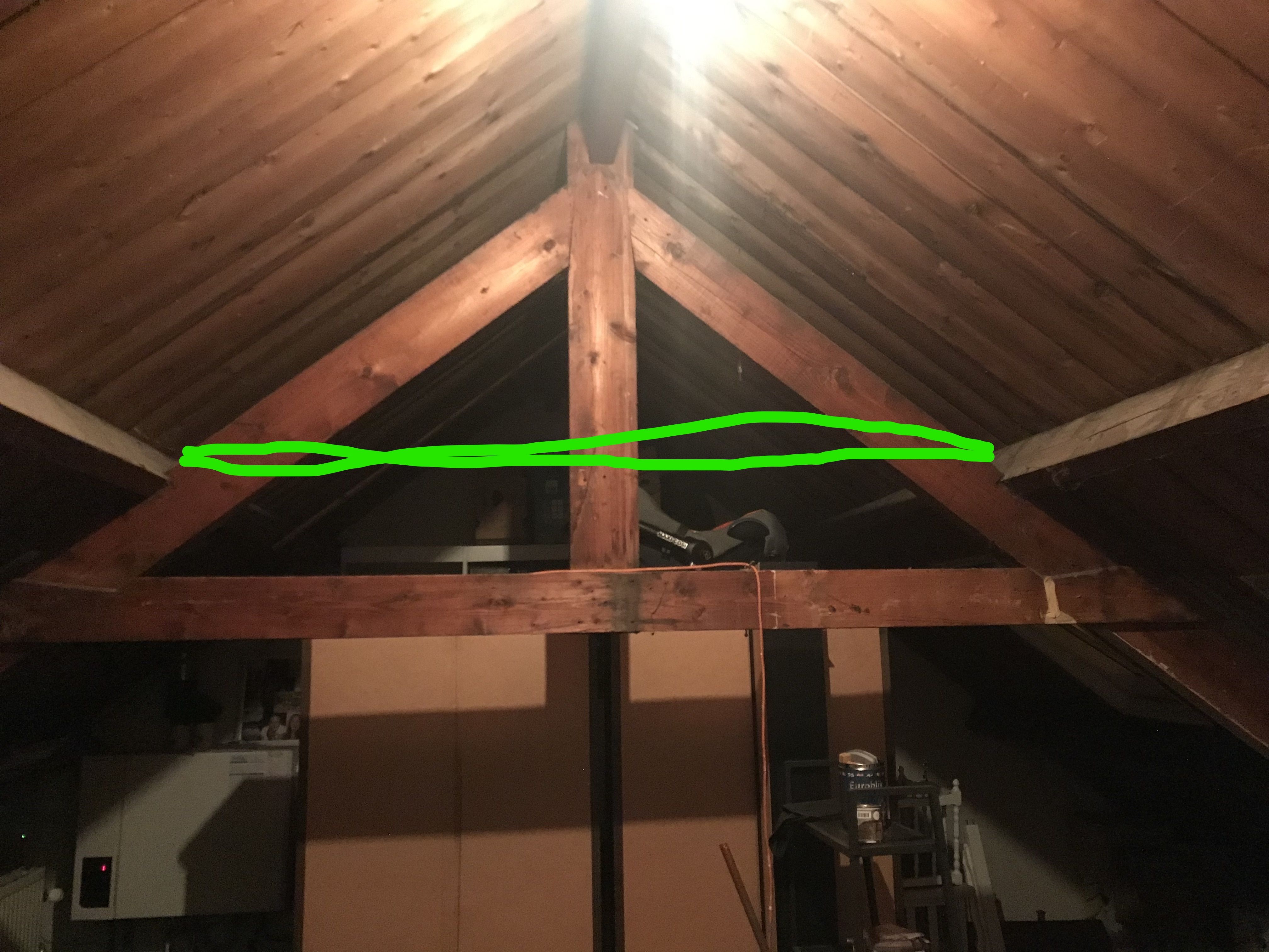 Zolder renoveren: Hanebalk / trekbalk verhogen - Werkspot