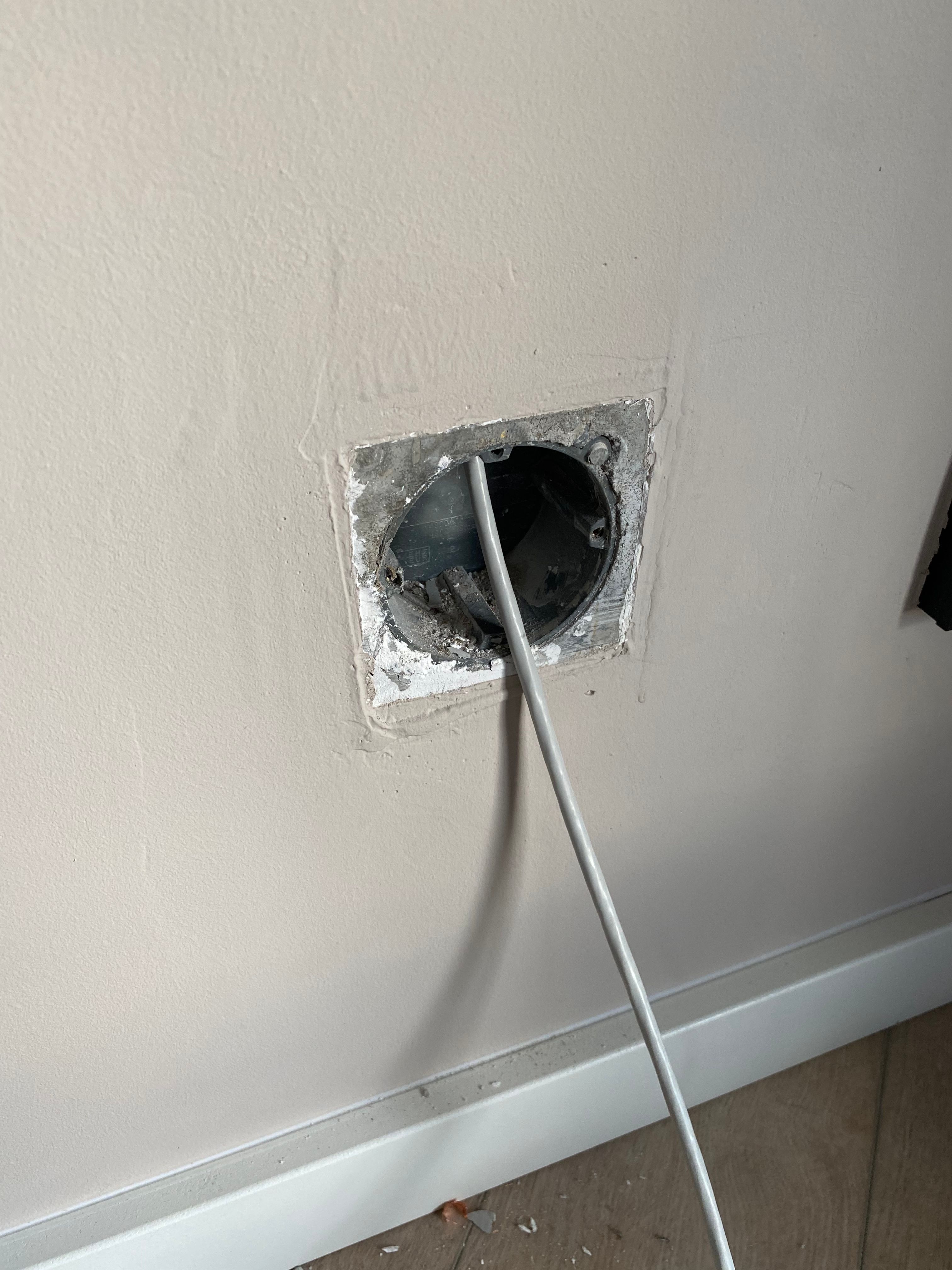 Netwerk kabel: Installeren; UTP kabel aansluiten - Werkspot