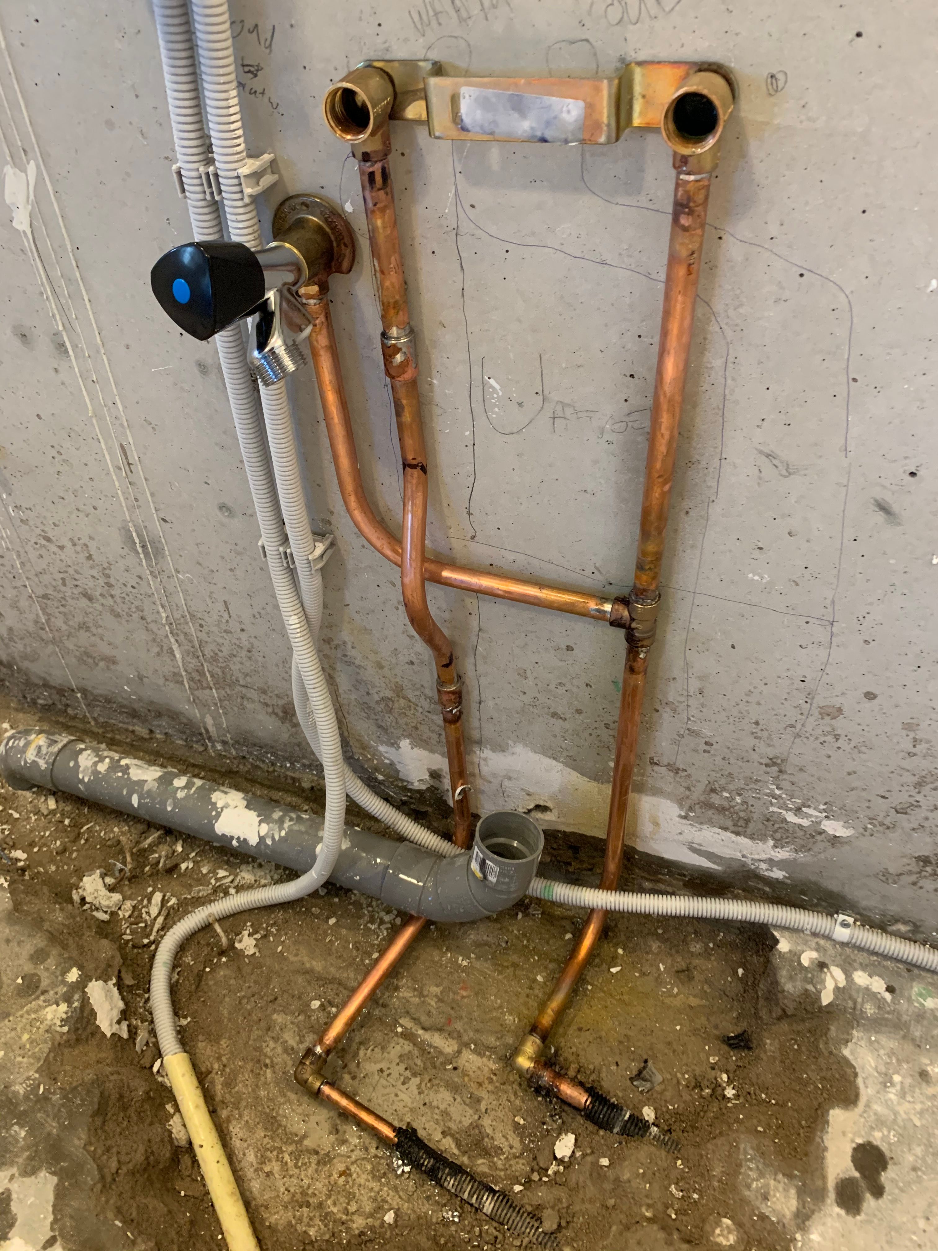 Waterleiding en riolering: Leiding(en) verplaatsen; Leidingen of af ...