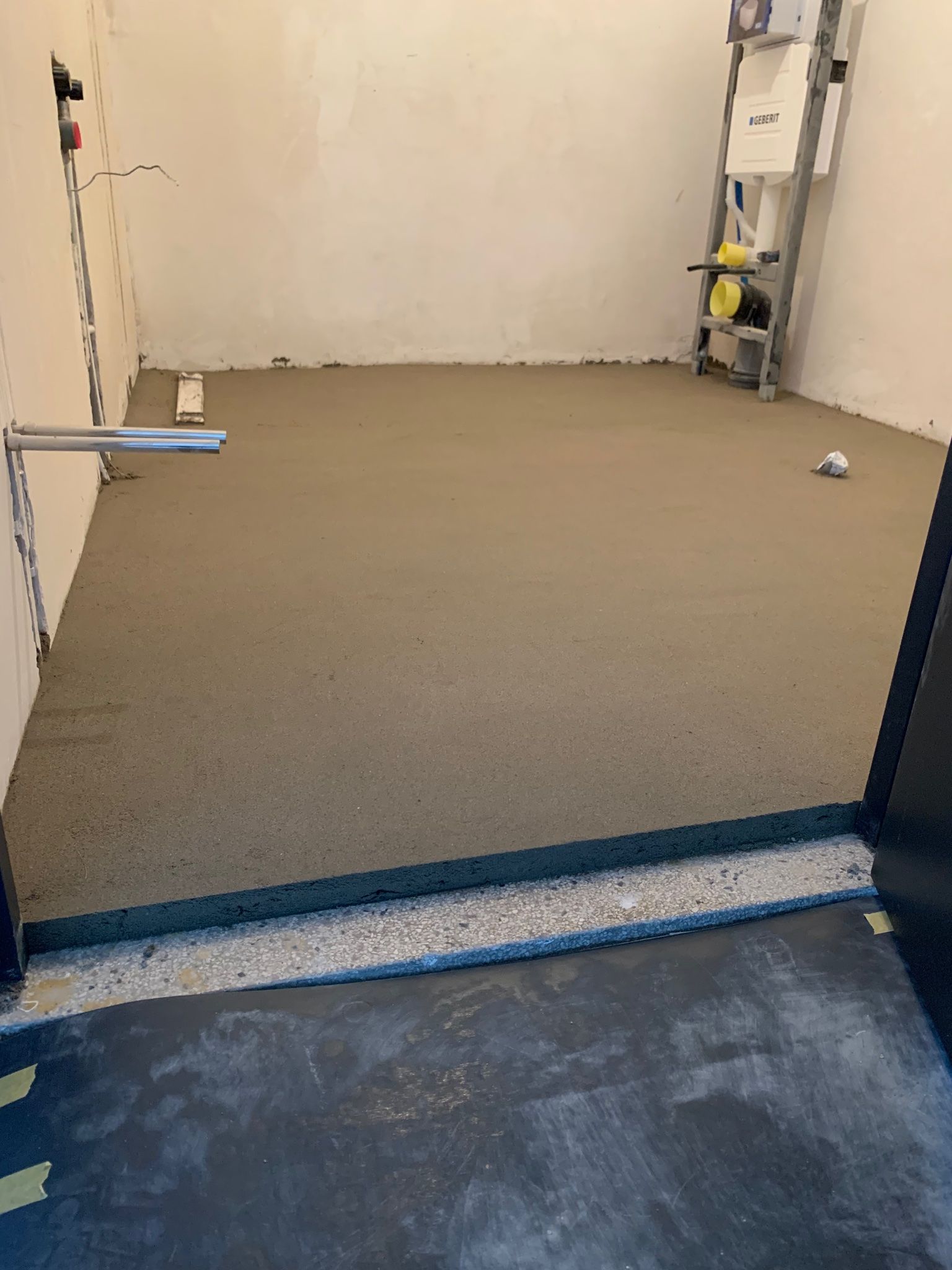 Betonvloer of cementdekvloer aanbrengen: 6 m2; badkamer - Werkspot Betonvloer of cementdekvloer aanbrengen: 6 m2; badkamer - Werkspot