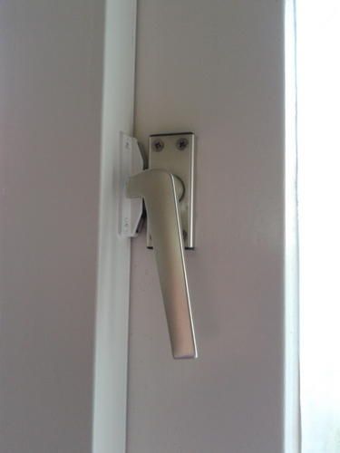 Deur op de knip? : r/thenetherlands