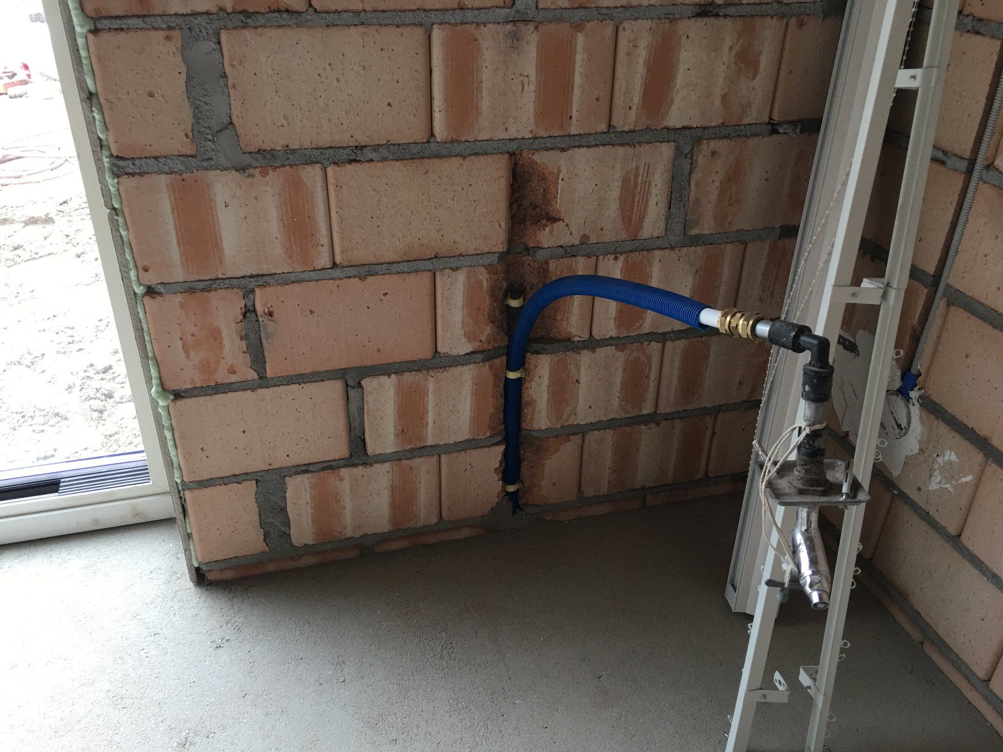 Waterleiding naar buiten aanleggen - Werkspot