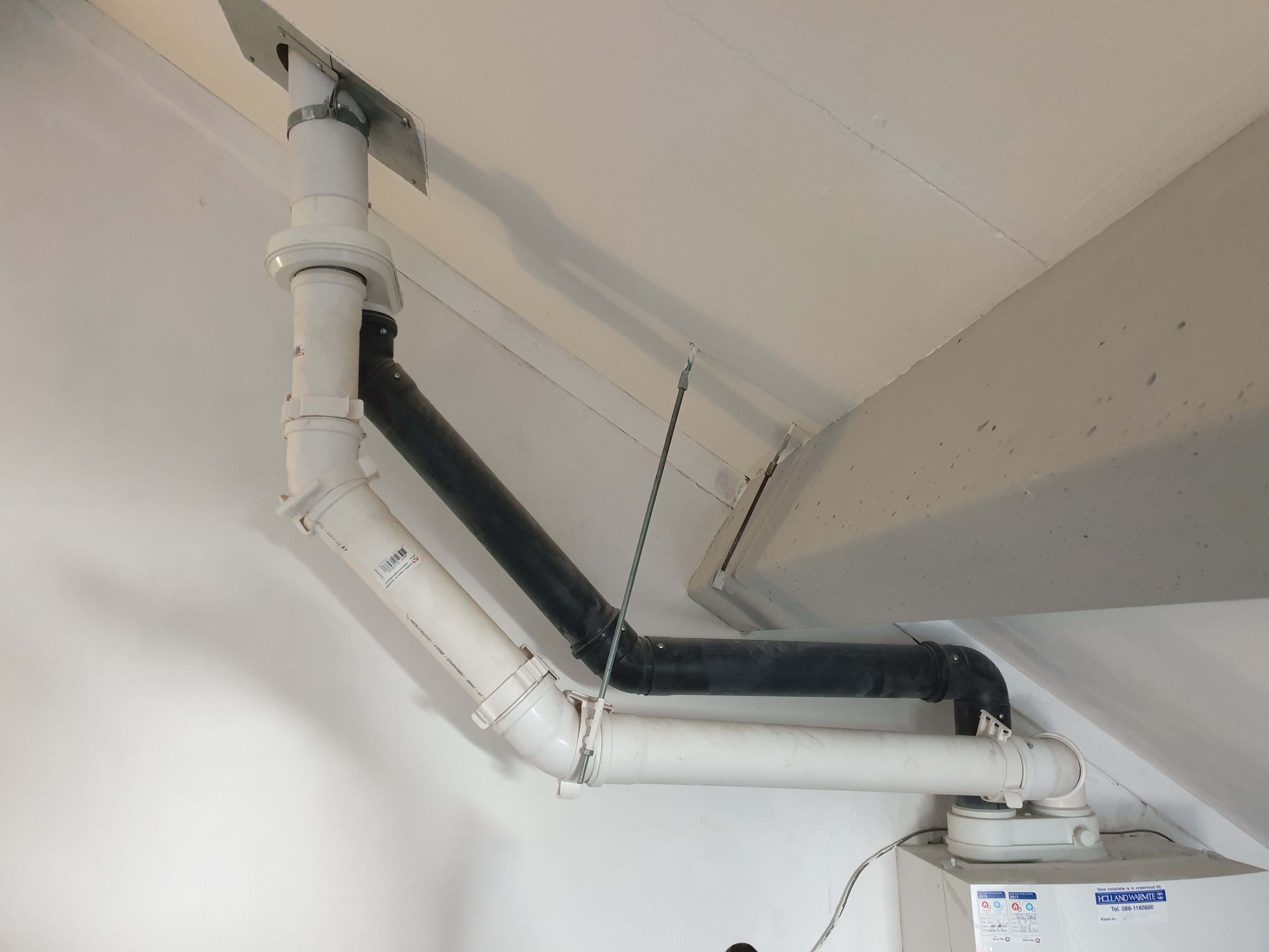 Rookgasafvoer HR ketel correct bevestigen volgens het nieuwe beugelen ...