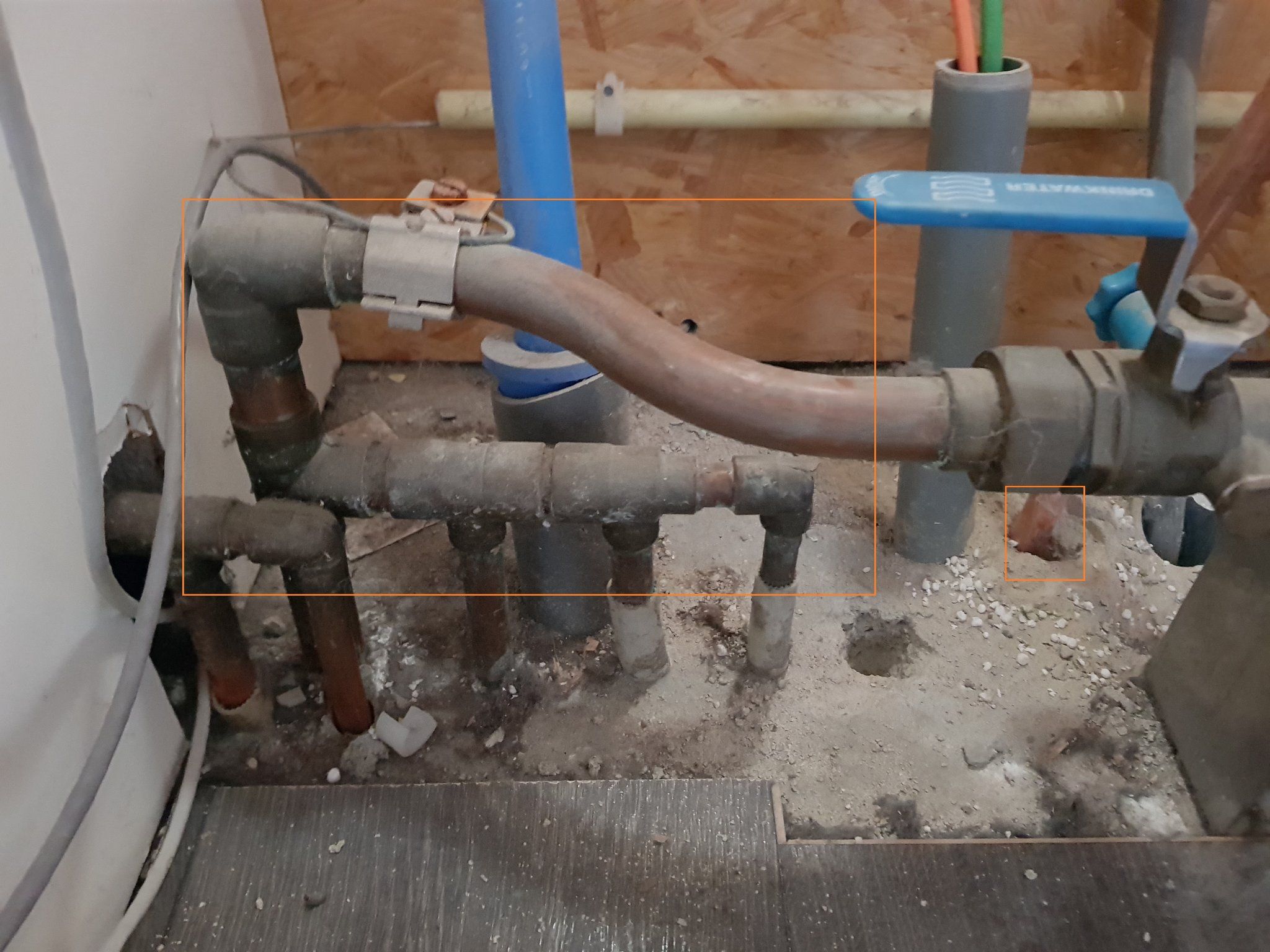 Nieuwe waterleiding aansluiten op bestaande leidingen in meterkast ...