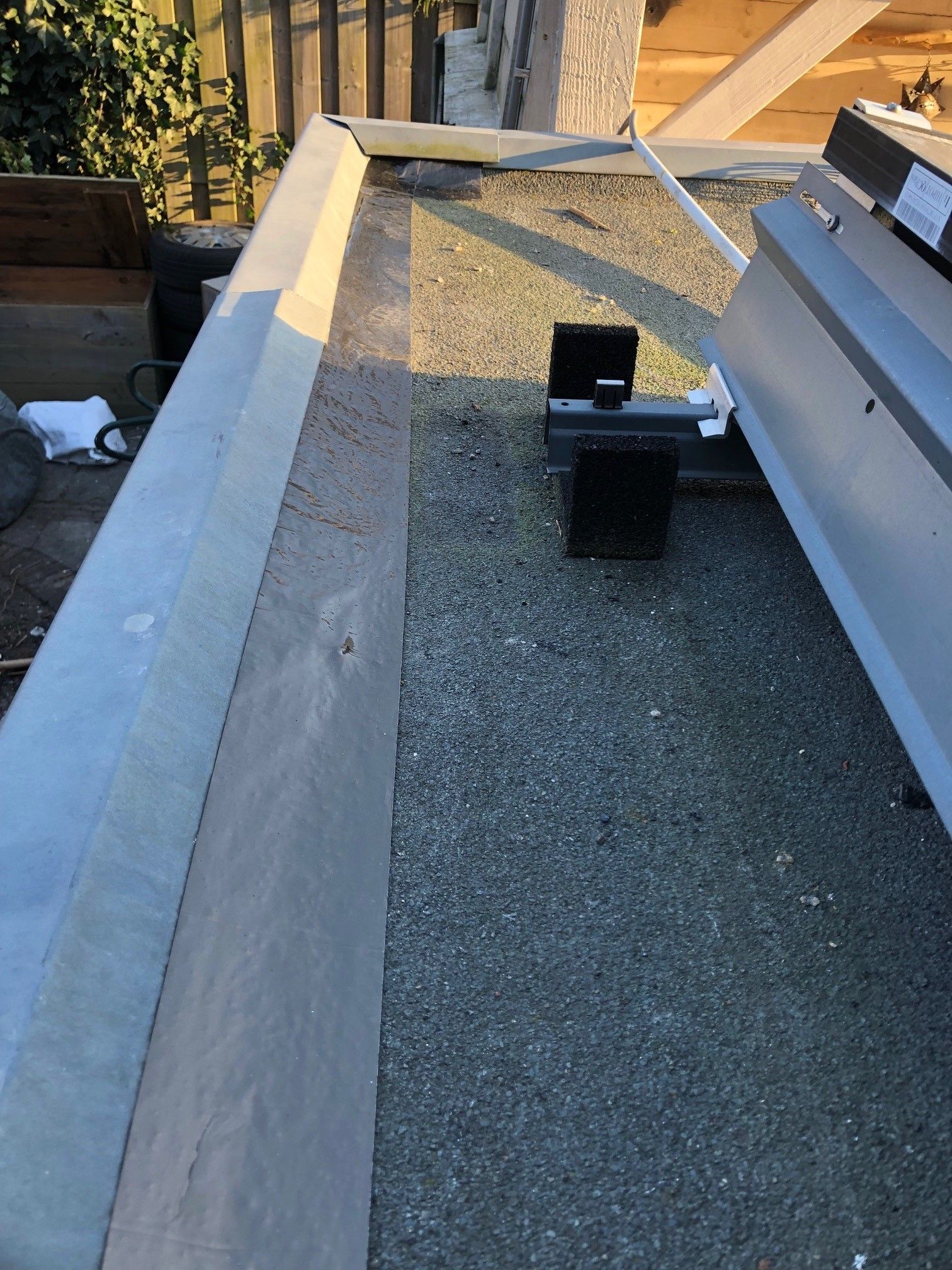 Dak of dakgoot repareren: Dak, inplakken en zinken dakrand; Reparaties ...