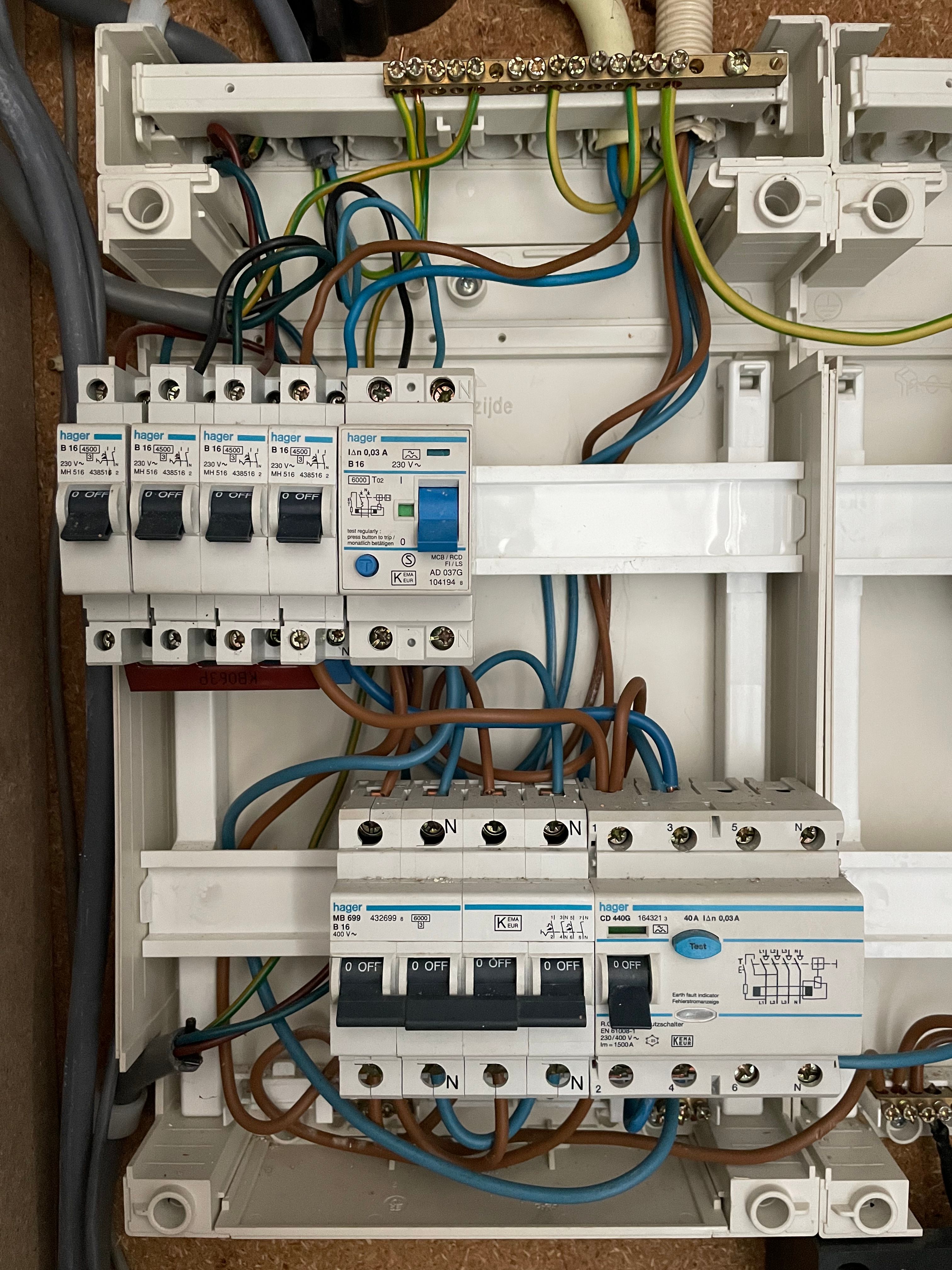 Groepenkast installeren of vervangen: 10 groepen; Groepenkast geree... - Werkspot