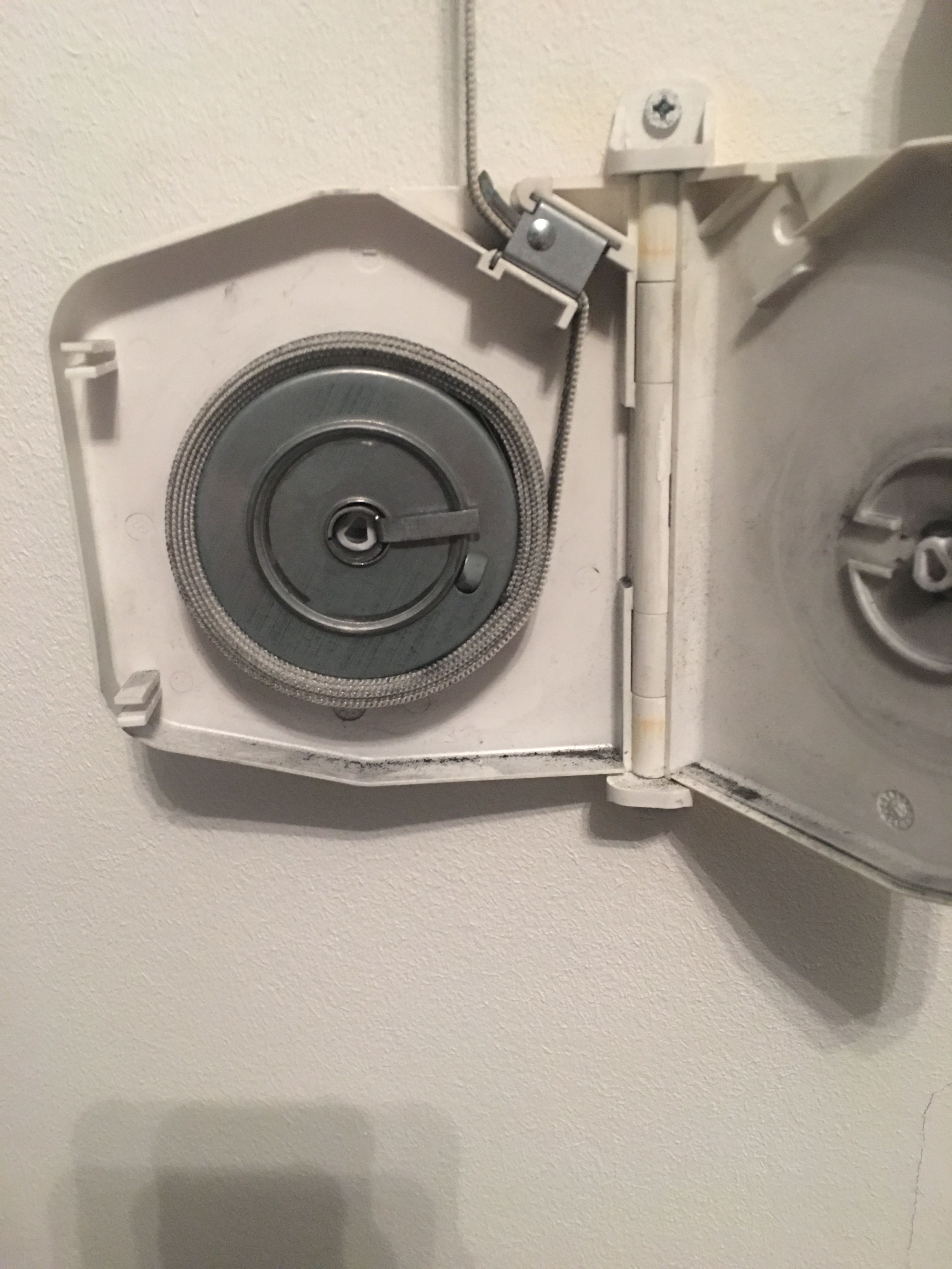 Repareren: 1 rolluik; Veer van de bandopwinder is defect - Werkspot