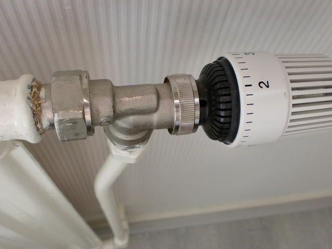 vervangen thermostaat kraan van CV radiator - Werkspot