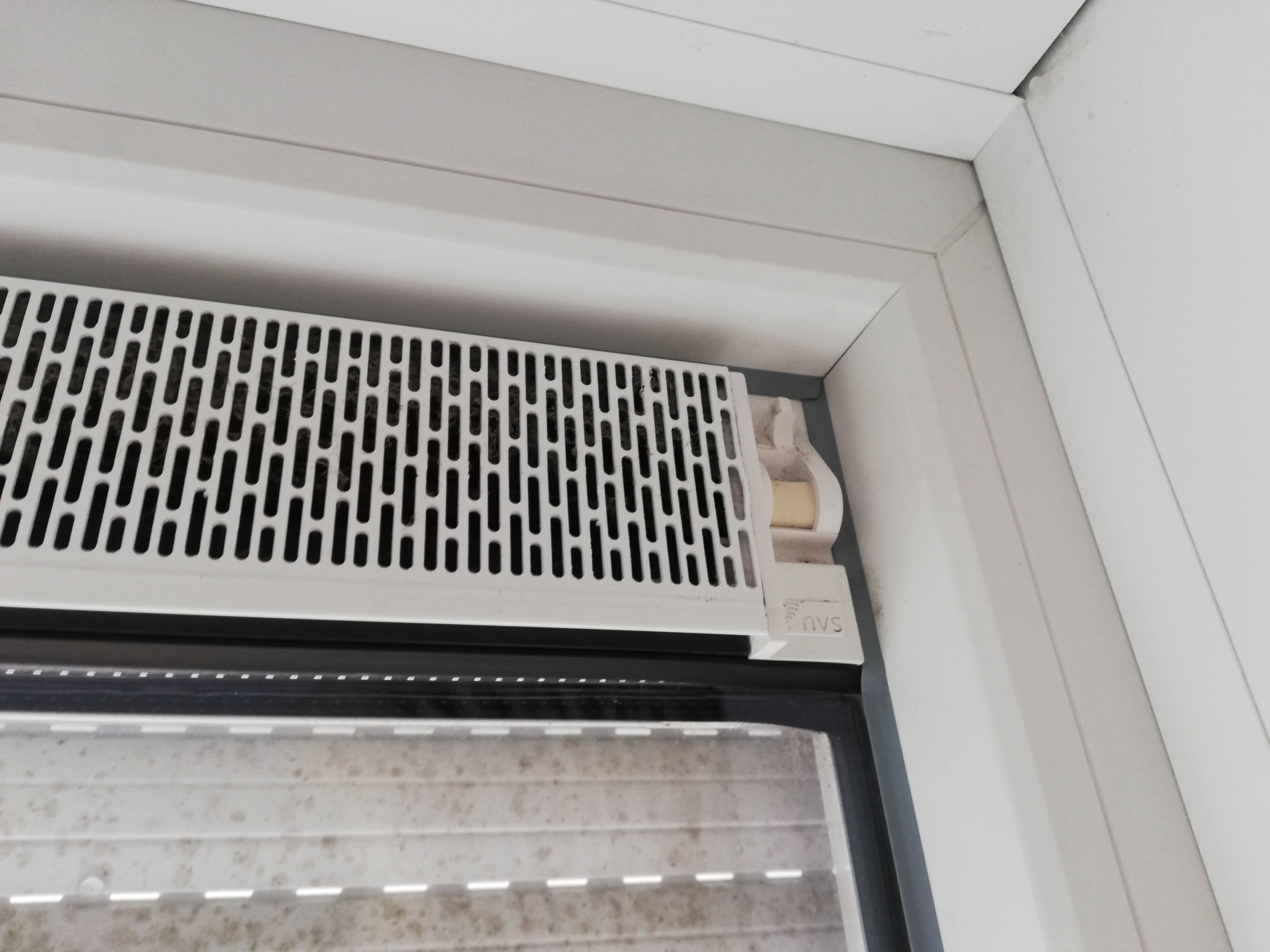 Raamkozijnen repareren: 1 raam; Sluitingsmechanisme, Ventilatie roo ...