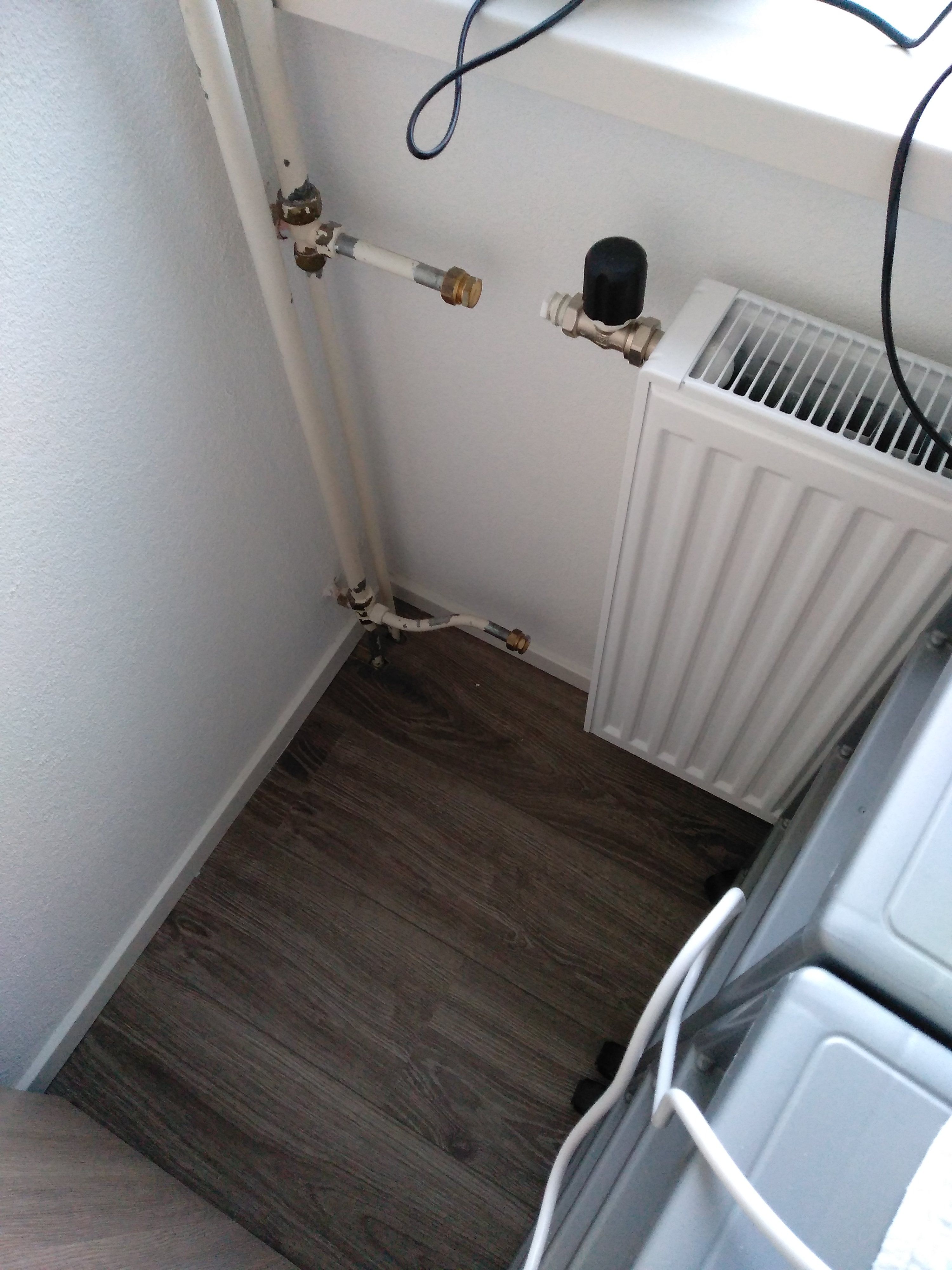 2 Radiatoren aansluiten en oude leidingdelen vervangen - Werkspot