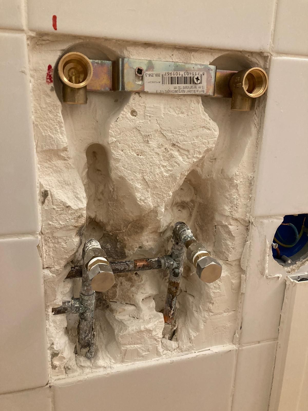 Kraan: 1 kraan; Wasruimte; Muurplaat kraan aansluiten - Werkspot